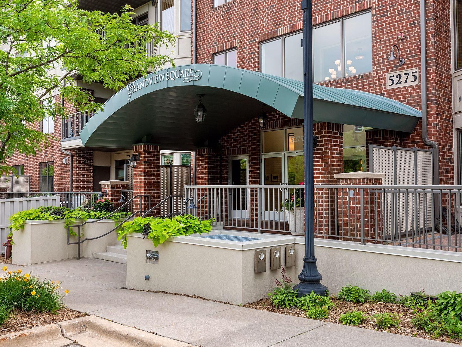 5275 Grandview Sq APT 3411, Edina, MN 55436 | Zillow