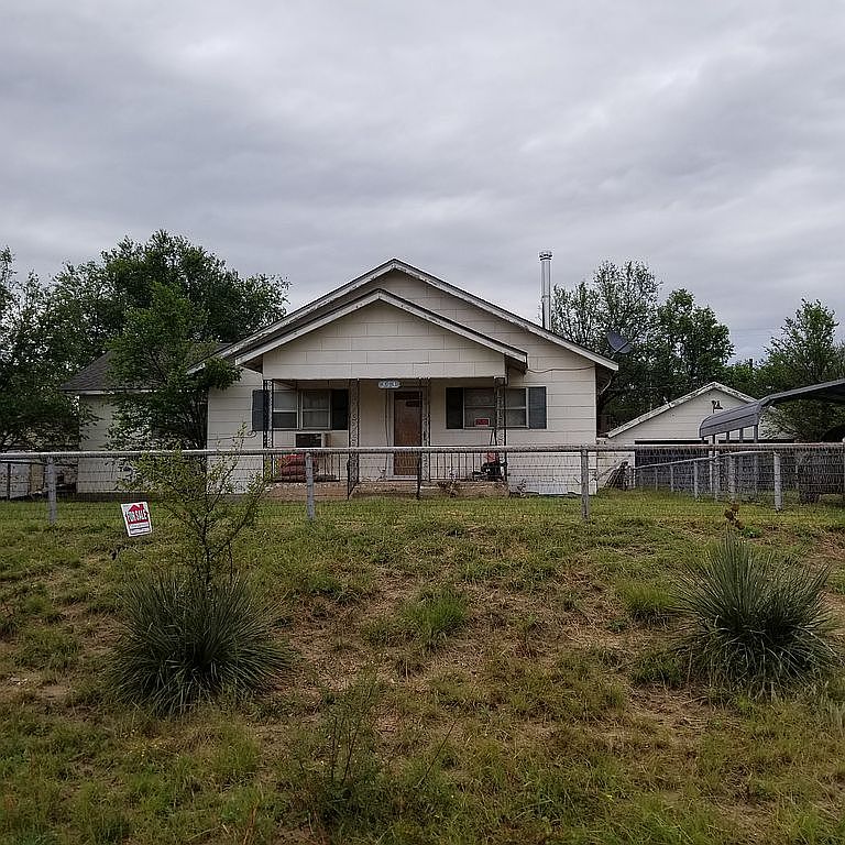 313 E 8th St, Lefors, TX 79054 | Zillow