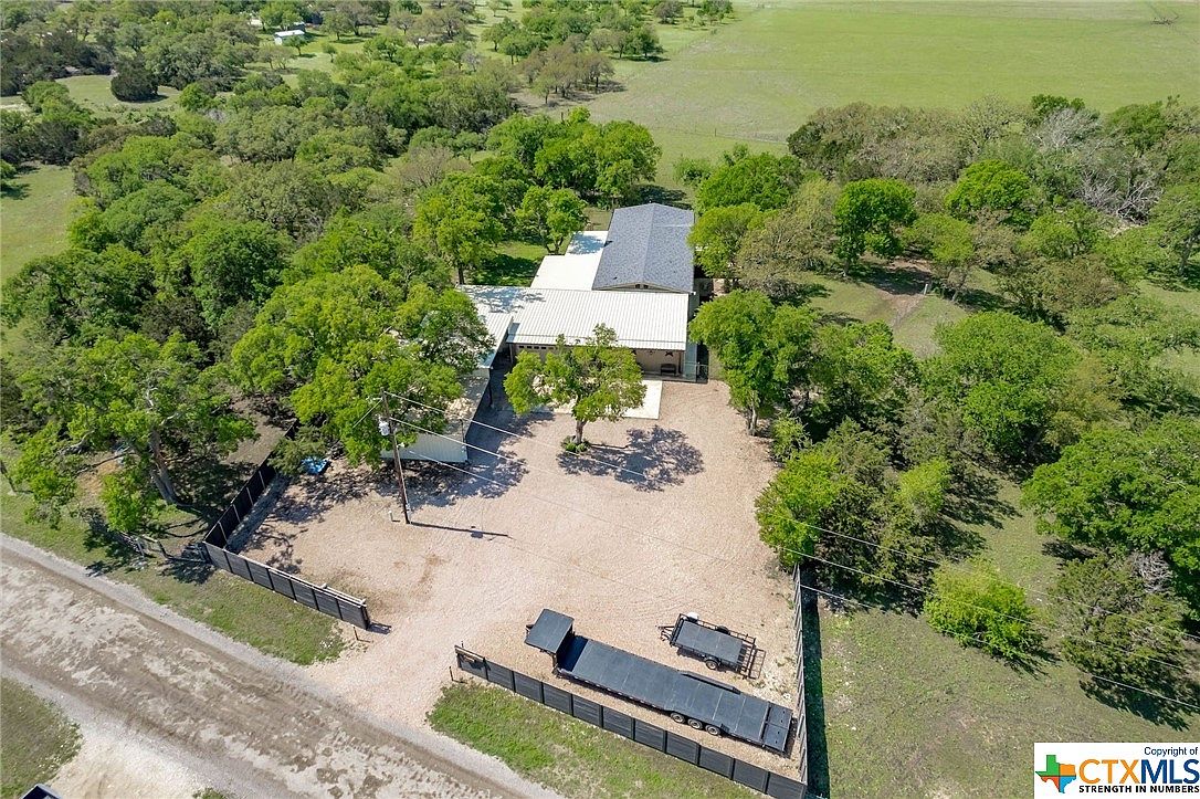 Chevron Florence Tx Jobs Chevron Building Hi-res Stock Photography And ...