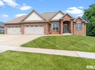 42 N Cotton Hill Ln, Springfield, IL 62712 | MLS #CA1037105 | Zillow