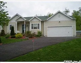 202 Timber Ridge Dr Camillus NY | Zillow