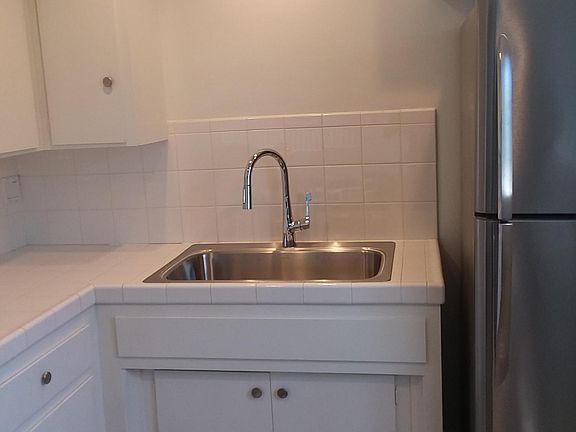 655 2nd St #E, Hermosa Beach, CA 90254 | Zillow