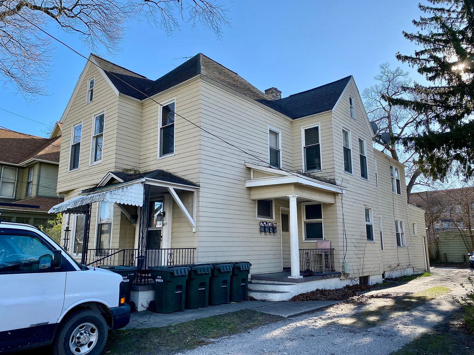 1507 Peck St, Muskegon, MI 49441 | Zillow