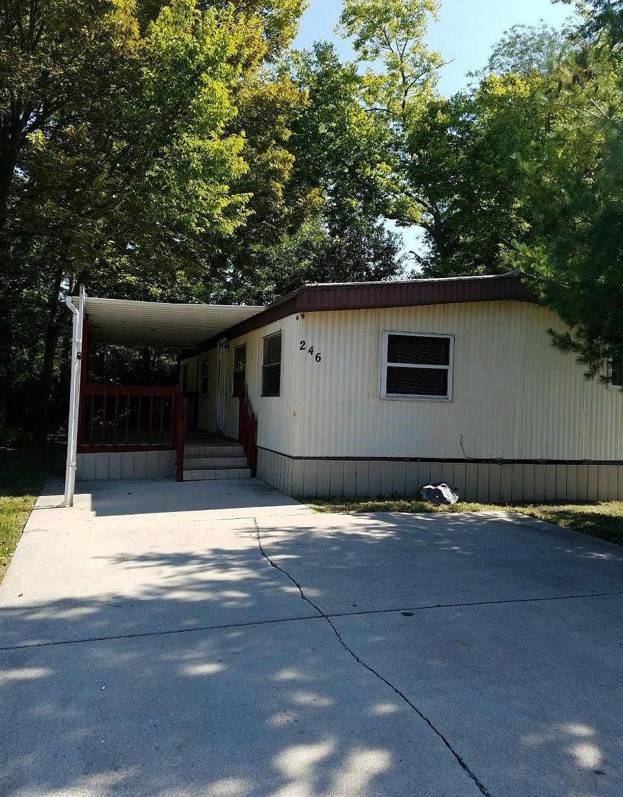 246 Sullivan Park S, Sullivan, IL 61951 | Zillow