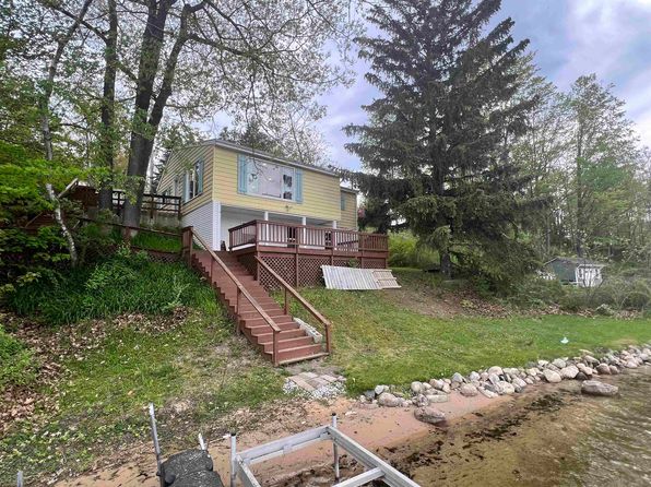 Bertha Lake - 48625 Real Estate - 10 Homes For Sale | Zillow