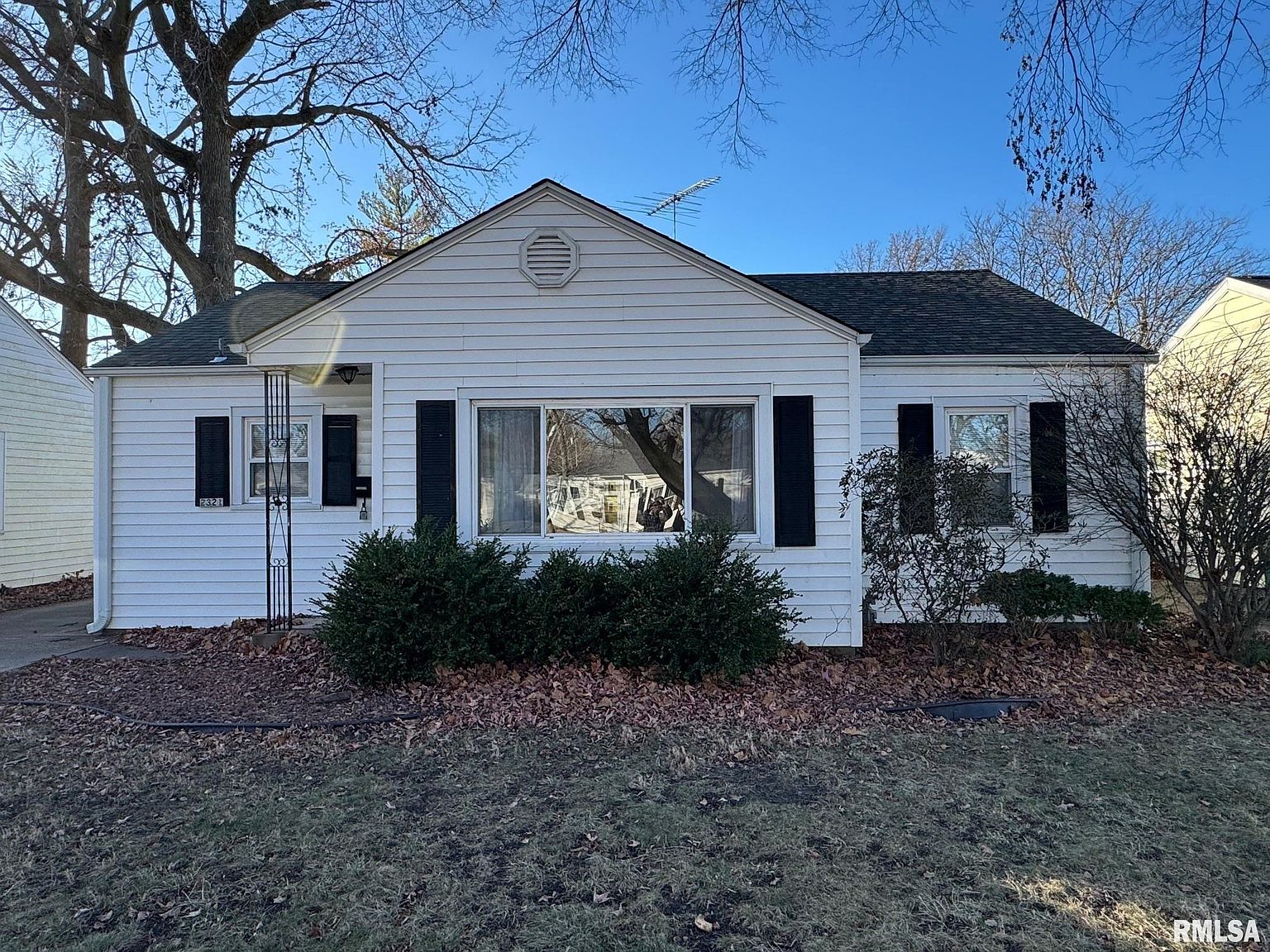 2321 S Spring St, Springfield, IL 62704 | Zillow