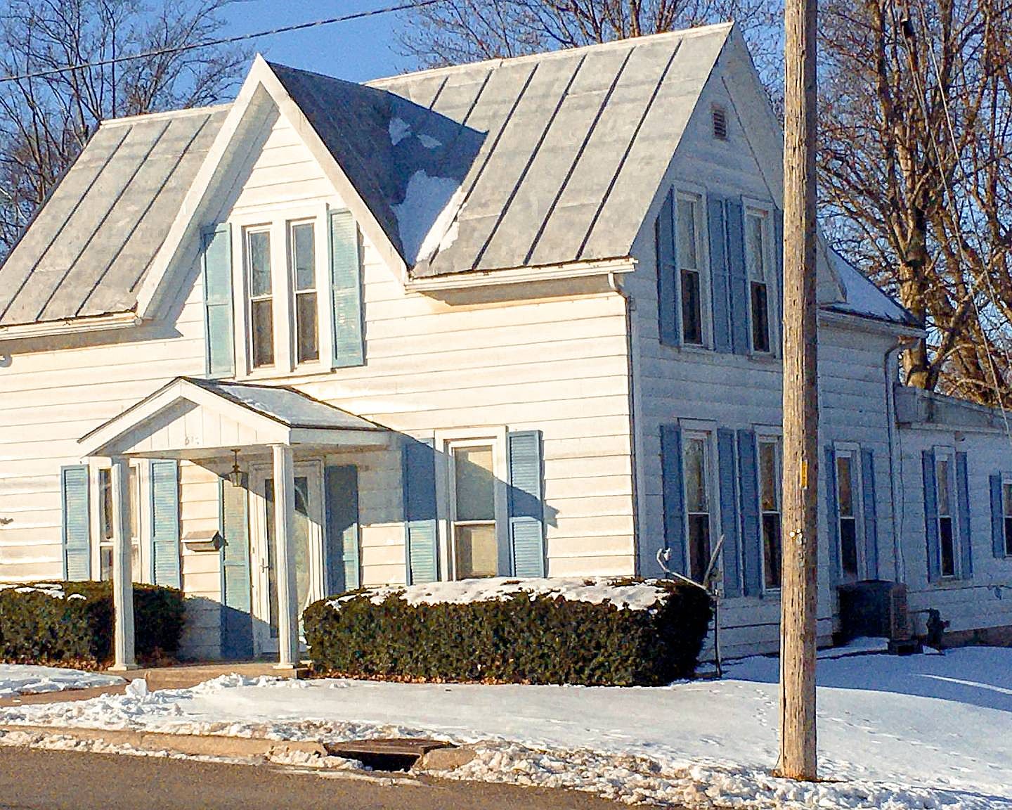 514 Decatur St, Barry, IL 62312 | Zillow