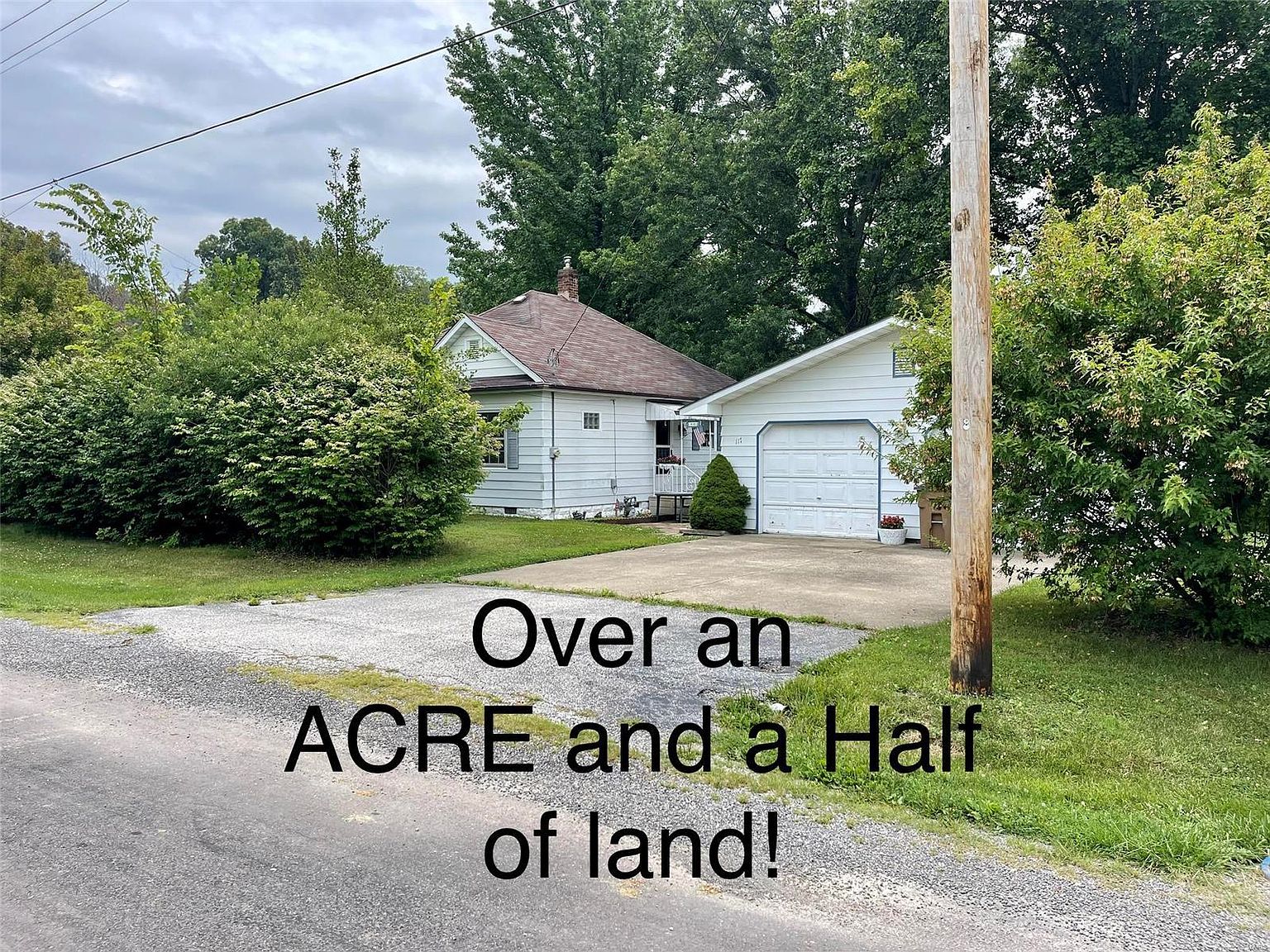 117 Center St, Wilsonville, IL 62093 | Zillow