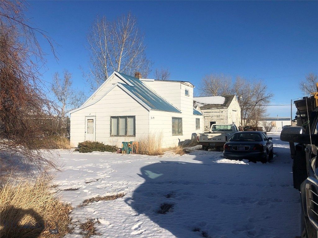 219 S Montana St, Conrad, MT 59425 | Zillow