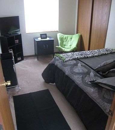 3377 N Oakland Ave, Milwaukee, WI 53211 | Zillow