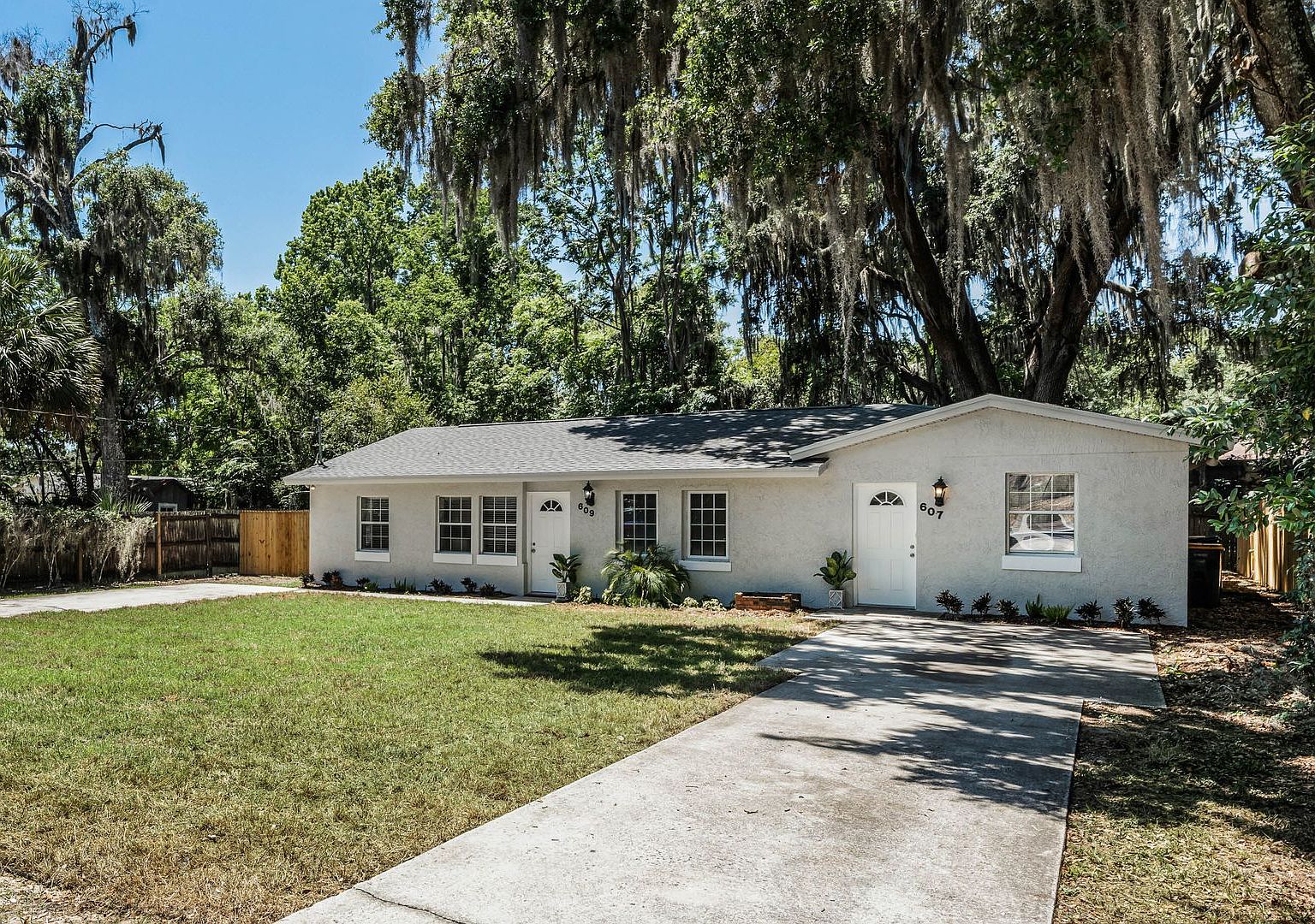 607 S Clayton St, Mount Dora, FL 32757 | Zillow
