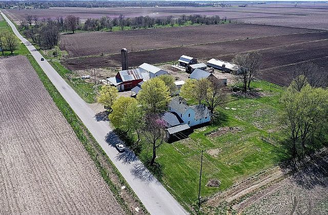 15863 N County Road 300e Humboldt Il 61931 Mls 11773824 Zillow