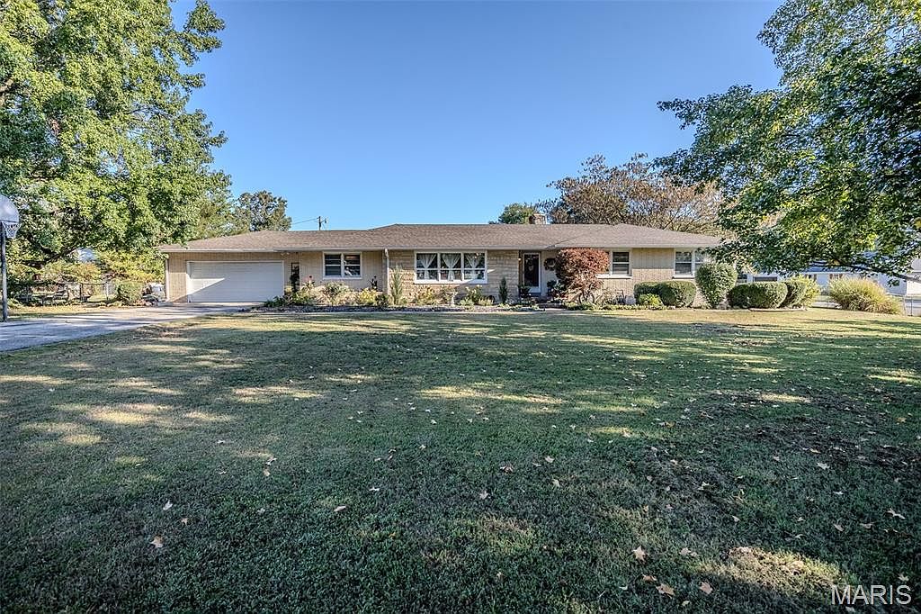 531 E Bland Rd, Lebanon, MO 65536 | Zillow