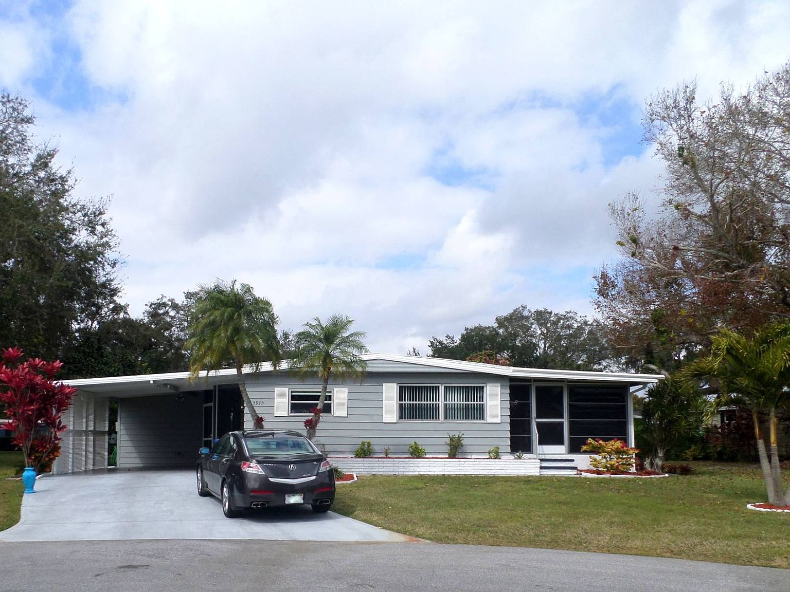 5915 Brigadoon Cir #222, Sarasota, FL 34233 | MLS #11157430 | Zillow