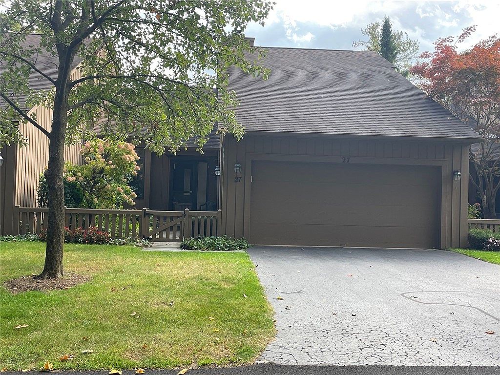 27 Circle Wood Rd, Penfield, NY 14526 | Zillow