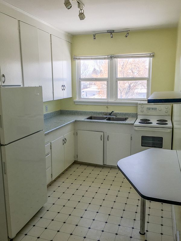 10622 124th St NW #5, Edmonton, AB T5N 1S3 | Zillow
