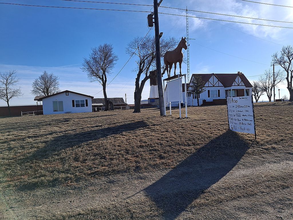 1629 Interstate Highway 40, Shamrock, TX 79079 | Zillow