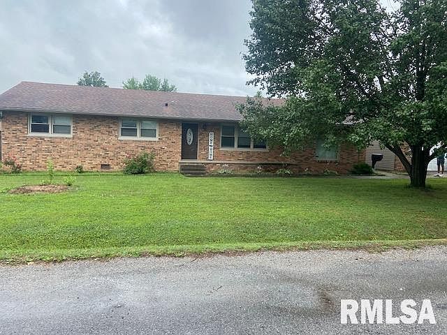 304 N 8th St, Benton, IL 62812 | Zillow