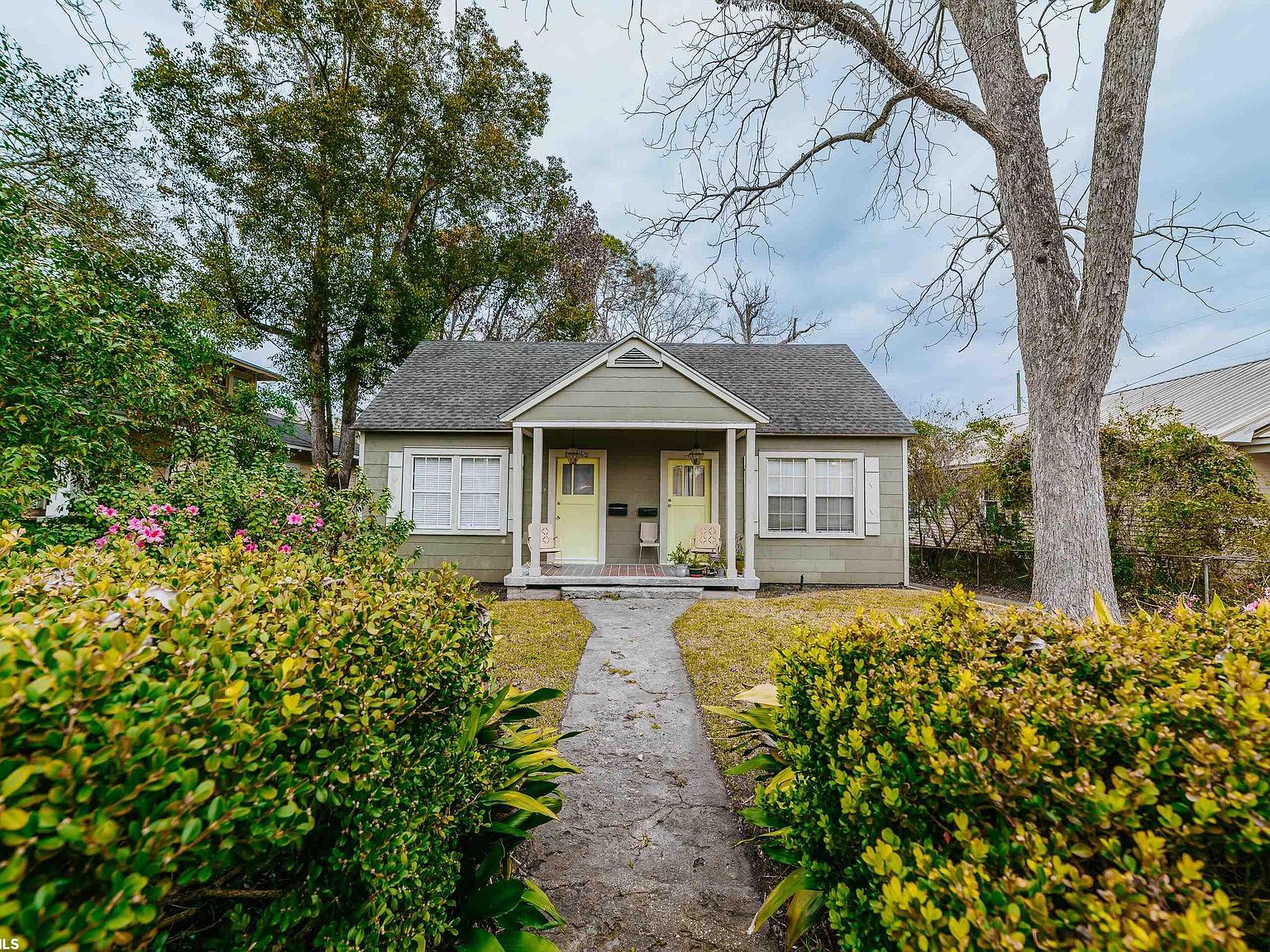1852 Old Shell Rd, Mobile, AL 36607 | Zillow