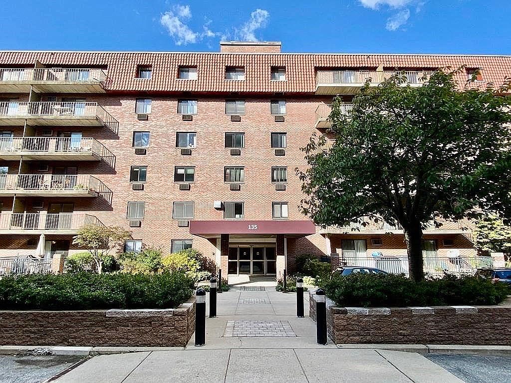 135 Pleasant St APT 109, Brookline, MA 02446 | Zillow