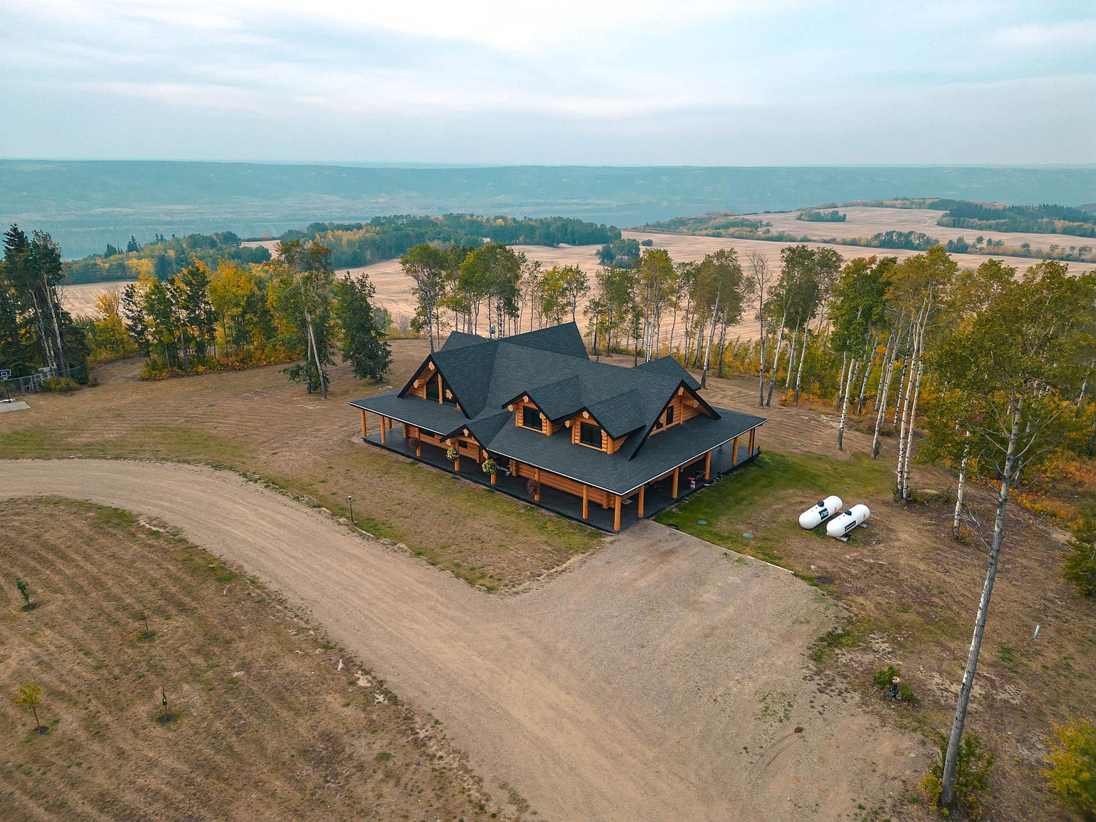 13833 Old Hope Rd, Peace River, BC V0C 1H0 | MLS #R2904448 | Zillow