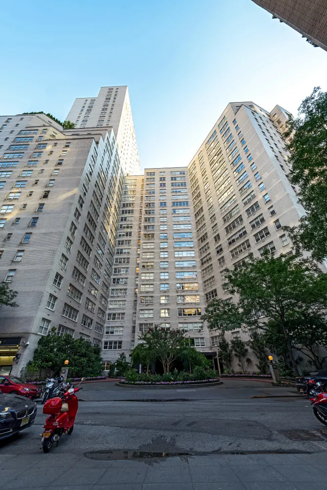 155 West 68th Street #1607 in Lincoln Square, Manhattan | StreetEasy