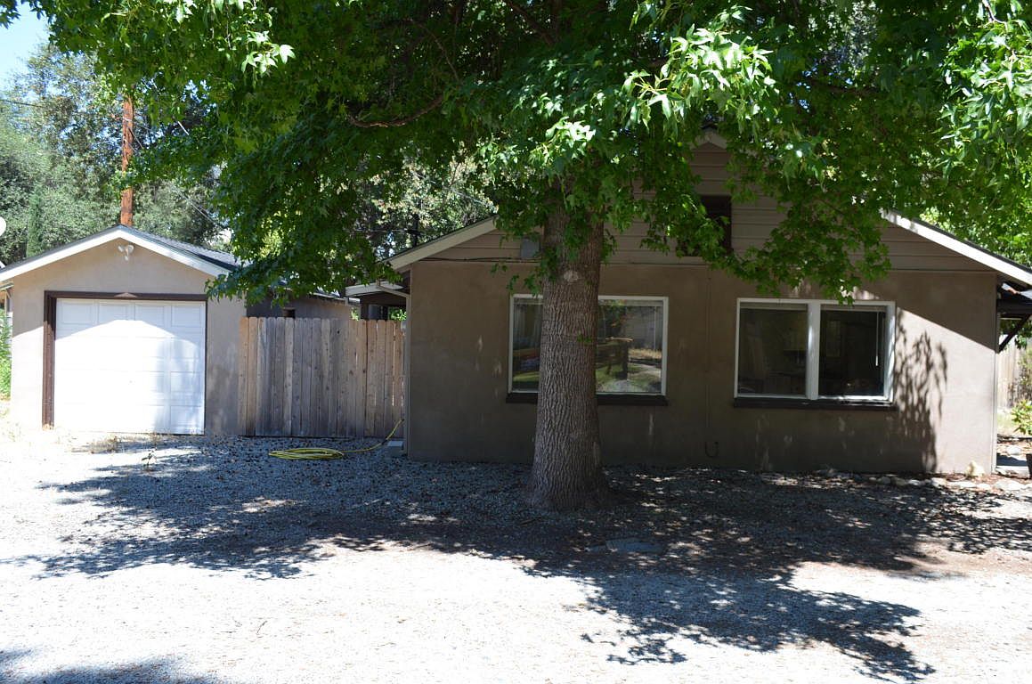 2840 Kelly Ln, Redding, CA 96002 | Zillow