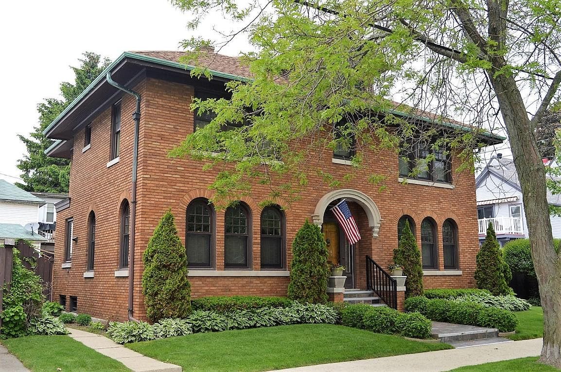 218 13th St, Racine, WI 53403 | Zillow