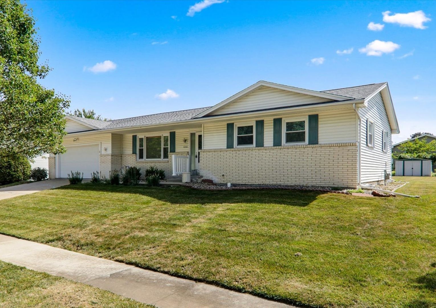 1202 N Oak St, Normal, IL 61761 | Zillow