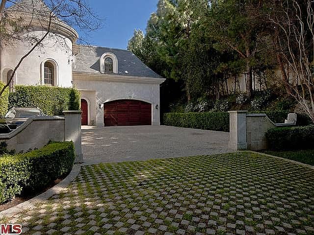100 N Carolwood Dr