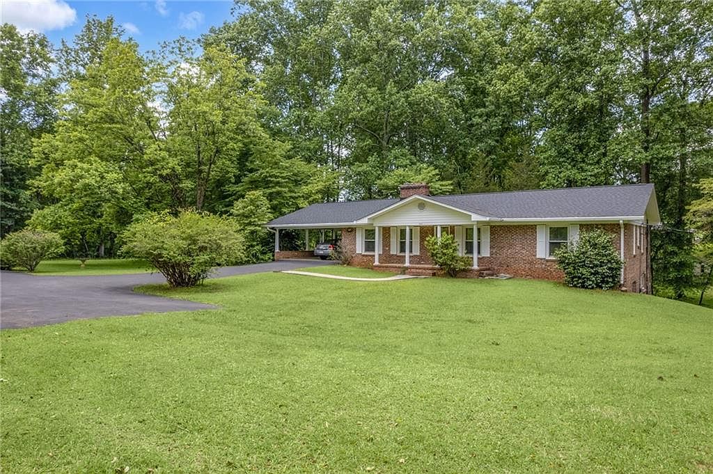 322 Sangamo Rd, Pickens, SC 29671 | MLS #20263612 | Zillow