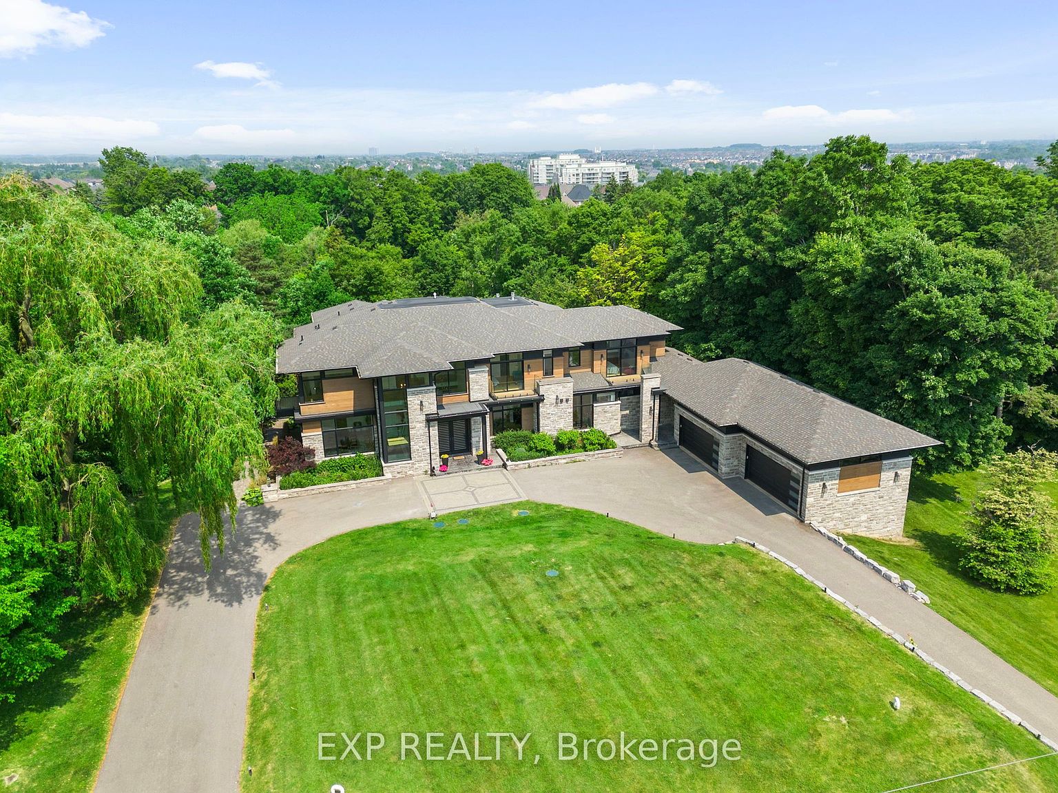 8 Cachet Pkwy, Markham, ON L6C 1G8 | MLS #N12228533 | Zillow