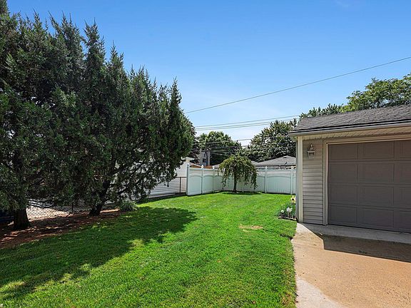 13016 Common Rd, Warren, MI 48088 | Zillow