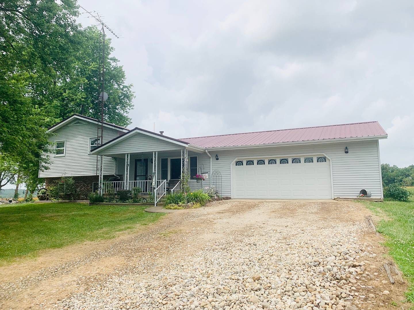 2564 N 1925th St, Flat Rock, IL 62427 | Zillow
