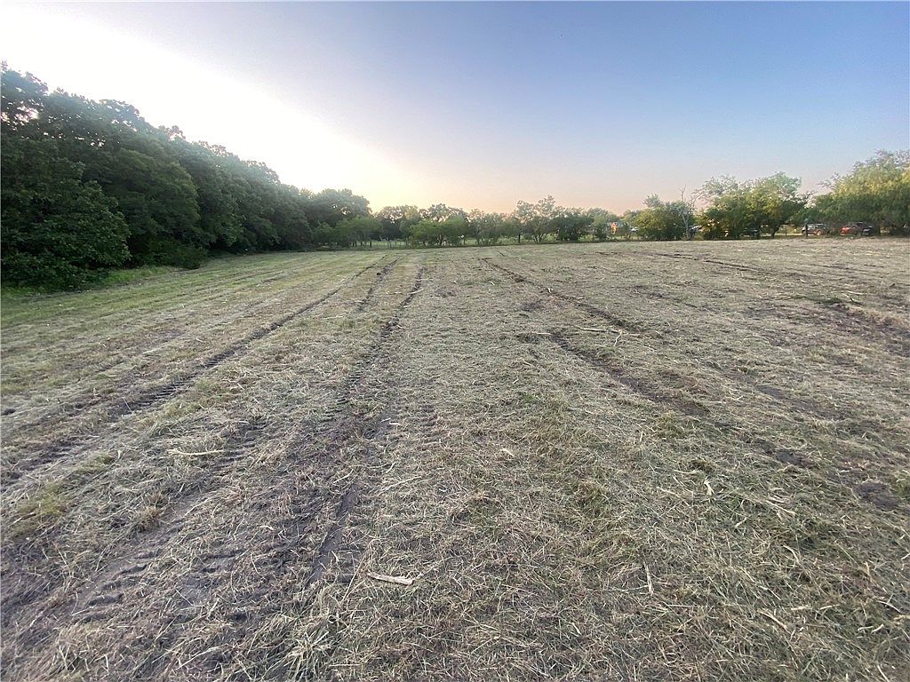 1 Beaver St, Riesel, TX 76682 | MLS #224468 | Zillow