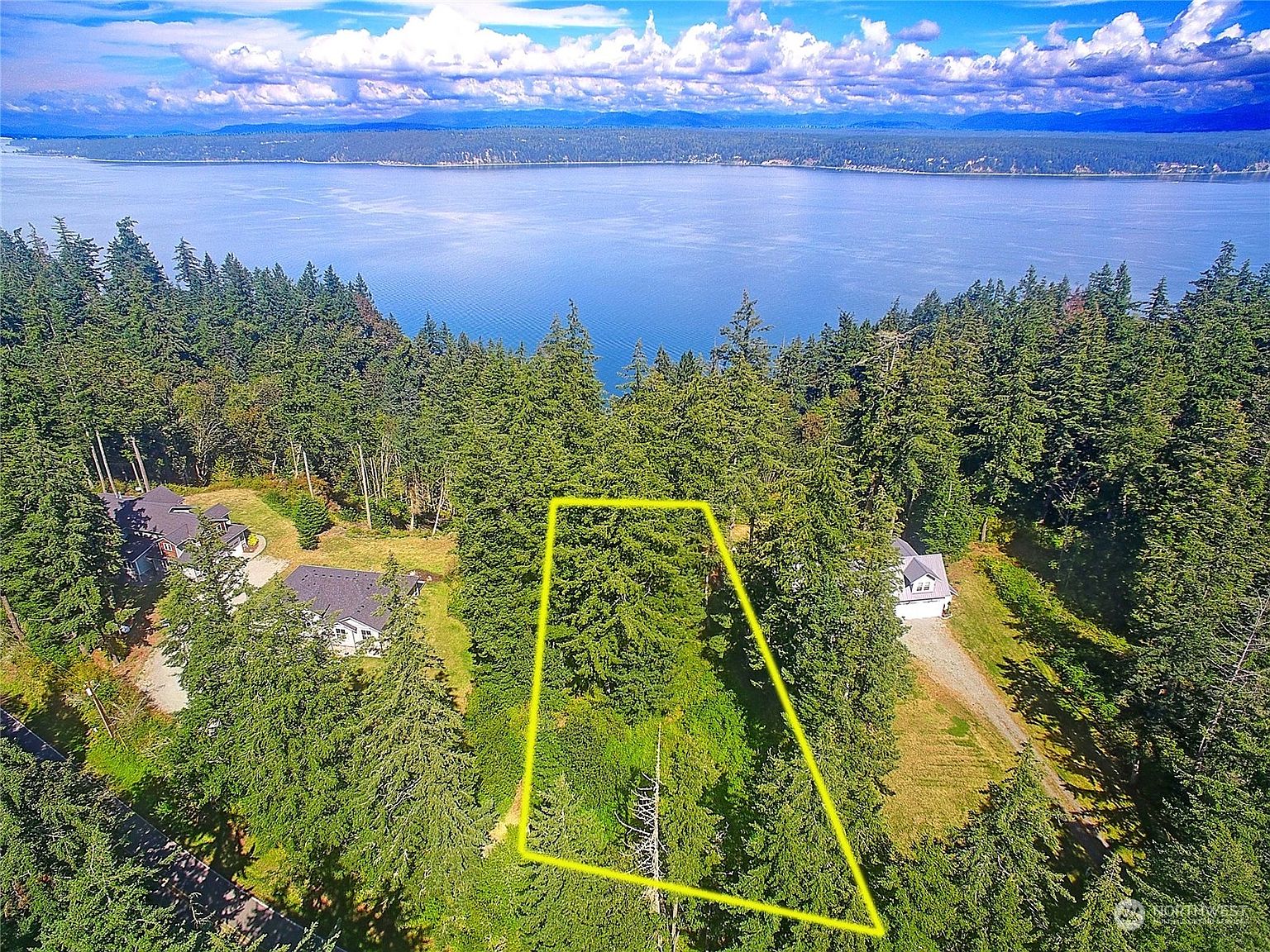 4081 SE Camano Drive, Camano Island, WA 98282 | MLS #2279365 | Zillow