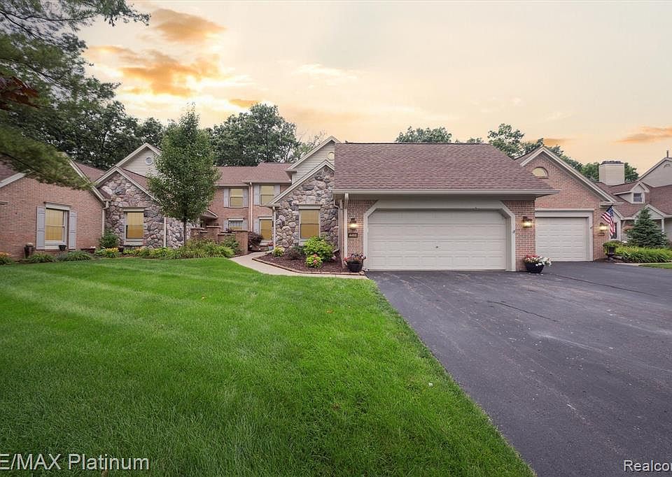 4488 Golf View Dr, Brighton, MI 48116 | Zillow