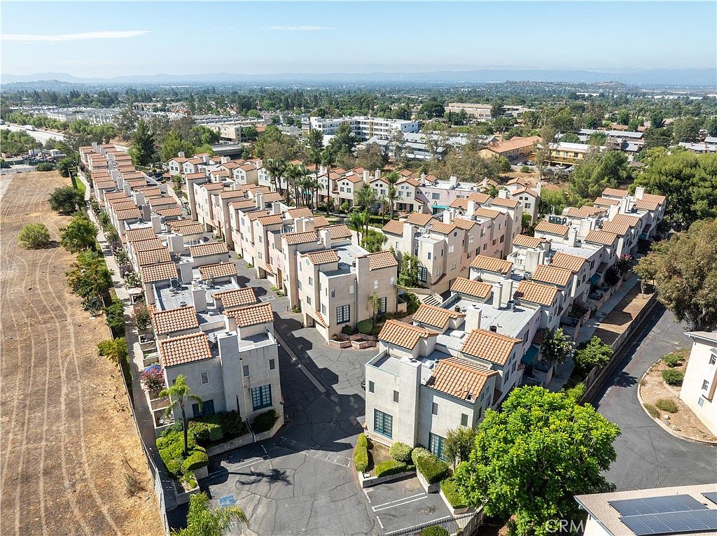 13901 Olive View Ln UNIT 68, Sylmar, CA 91342 | MLS #SR25179368 | Zillow