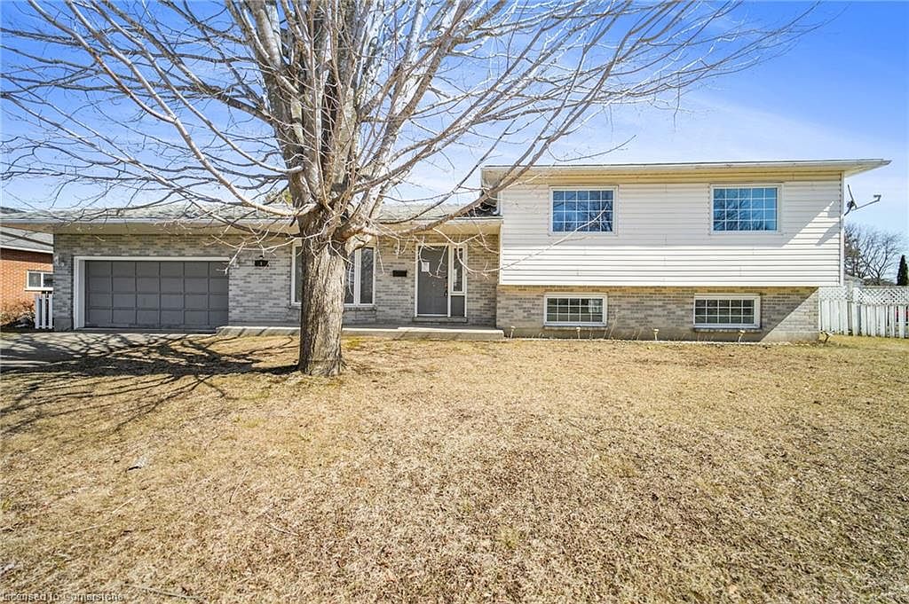 1 Scott Cres, Perth, ON K7H 3J2 | Zillow