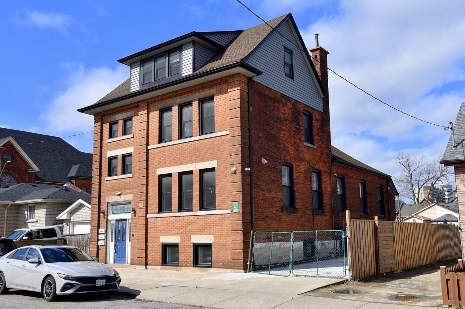 93 Emerald St N UNIT 1, Hamilton, ON L8L 5K5 | Zillow