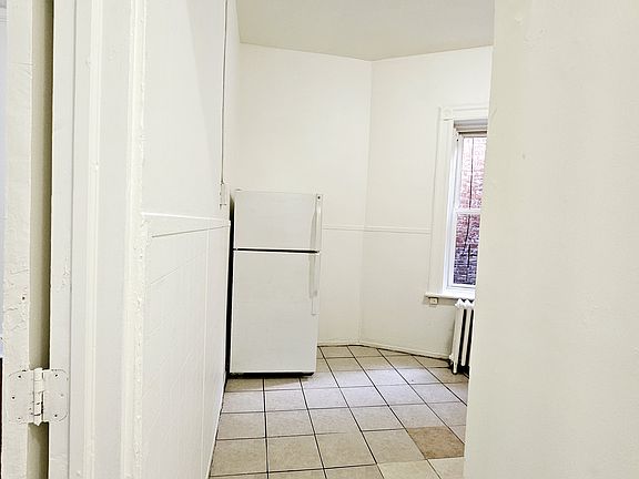 186 Ocean Ave APT 3, Jersey City, NJ 07305 | Zillow