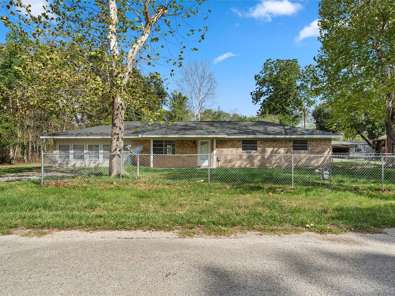 110 Pine St, Hull, TX 77564 | MLS #40860772 | Zillow
