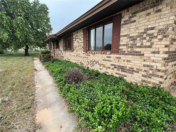 9533 Highway 30, Reydon, OK 73660 | MLS #1058236 | Zillow