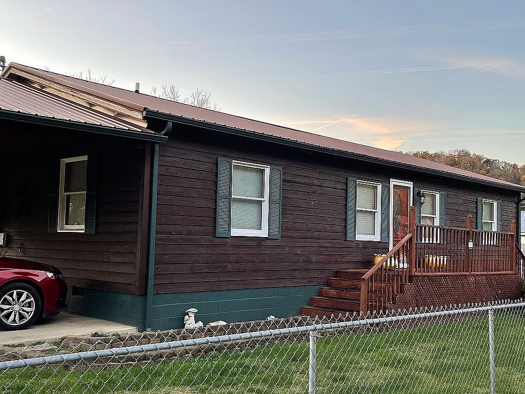 32 Old Dwale School Rd, Dwale, KY 41621 | Zillow