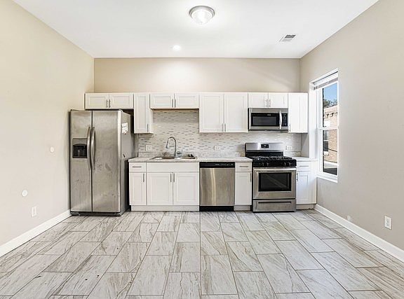 6438 S Eberhart Ave #1, Chicago, IL 60637 | Zillow