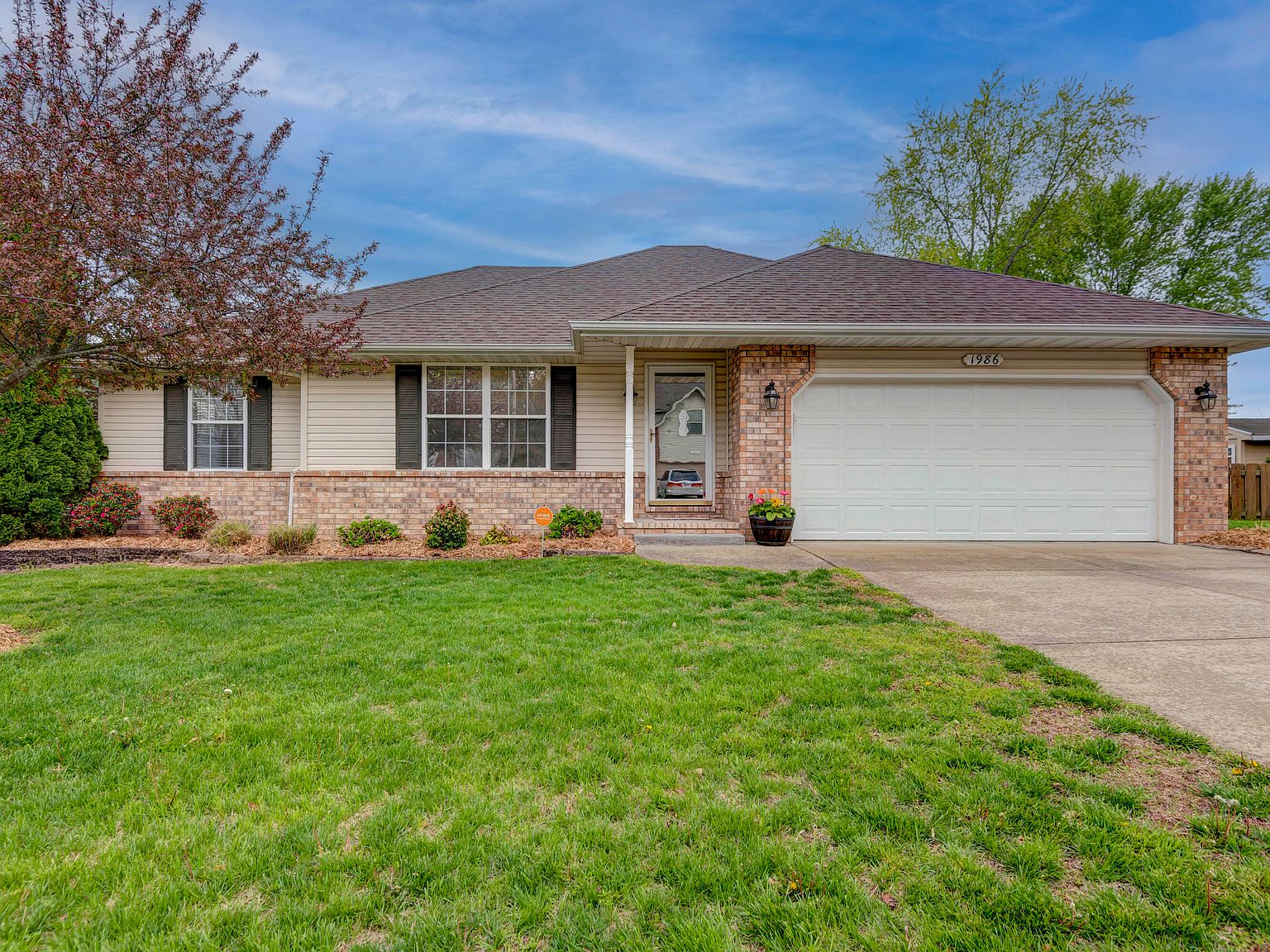 1986 West Sexton Drive, Springfield, MO 65810 | Zillow