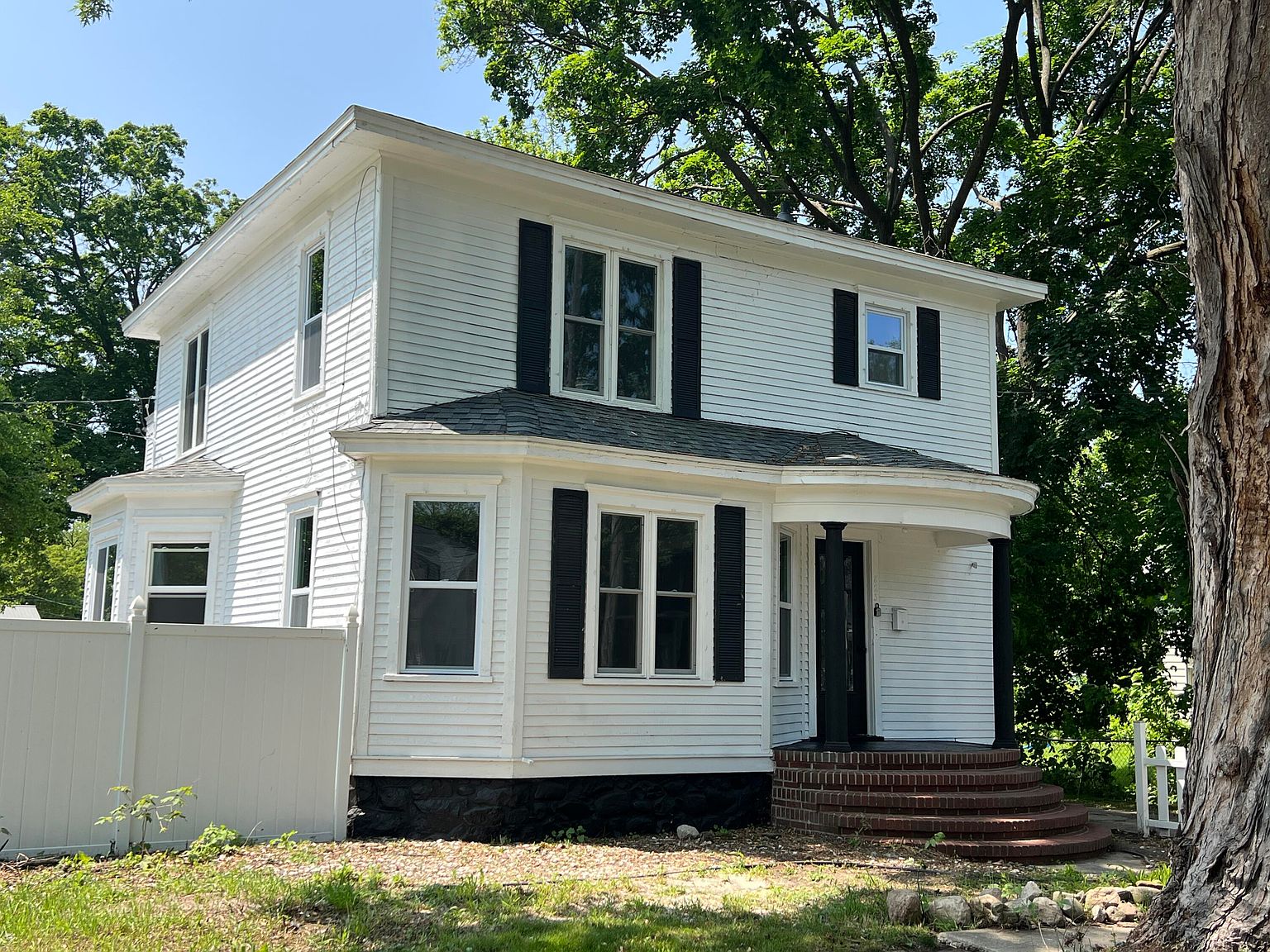 823 N Clinton St, Albion, MI 49224 | Zillow
