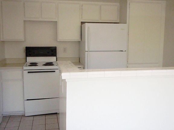 3651 Country Oaks Loop UNIT D, Ontario, CA 91761 | Zillow