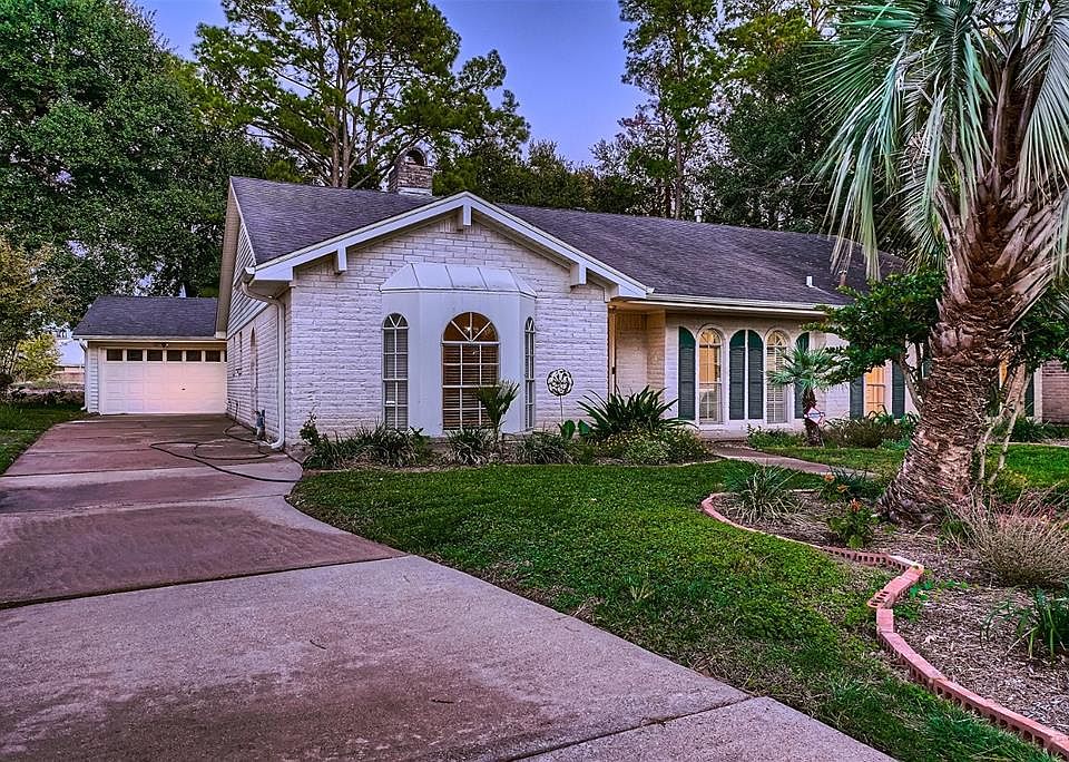 5910 Lawn Ln, Houston, TX 77088 | MLS #34503377 | Zillow