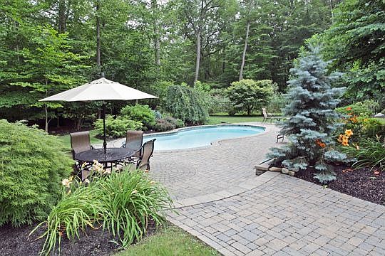 17 Coe Farm Rd, Suffern, NY 10901 | Zillow